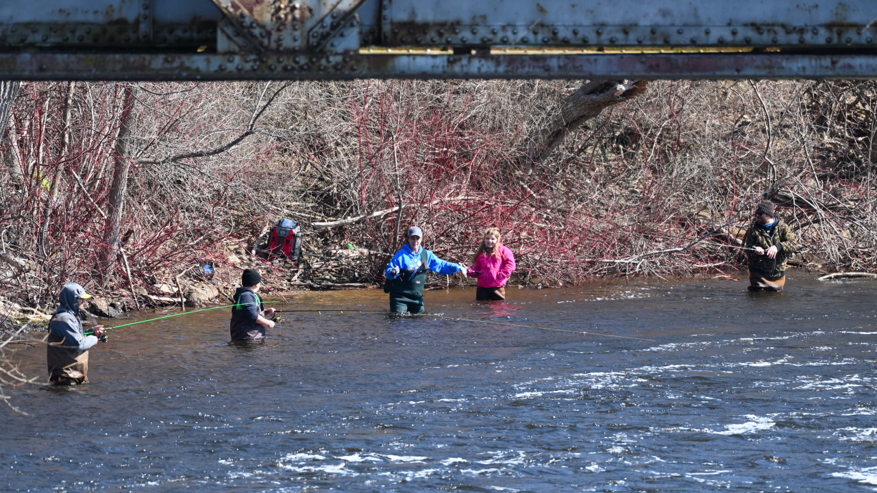 Walleye fishing in Peshtigo, Wis. – street tribe